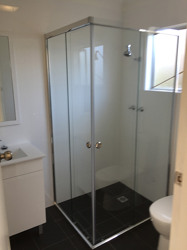 Semi Frameless – Premier Shower Screens